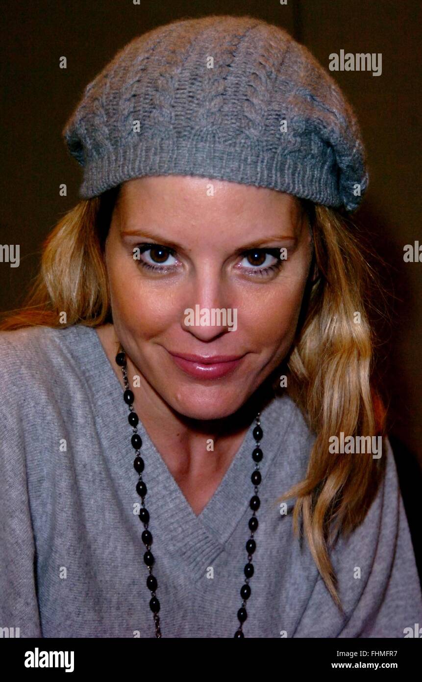 Emma Caulfield High Resolution Stock Photography and Images - Alamy