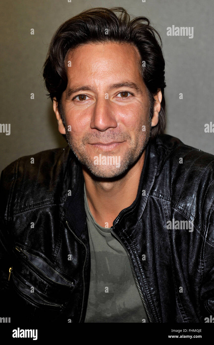 Collectormania 19 henry ian cusick hi-res stock photography and images ...