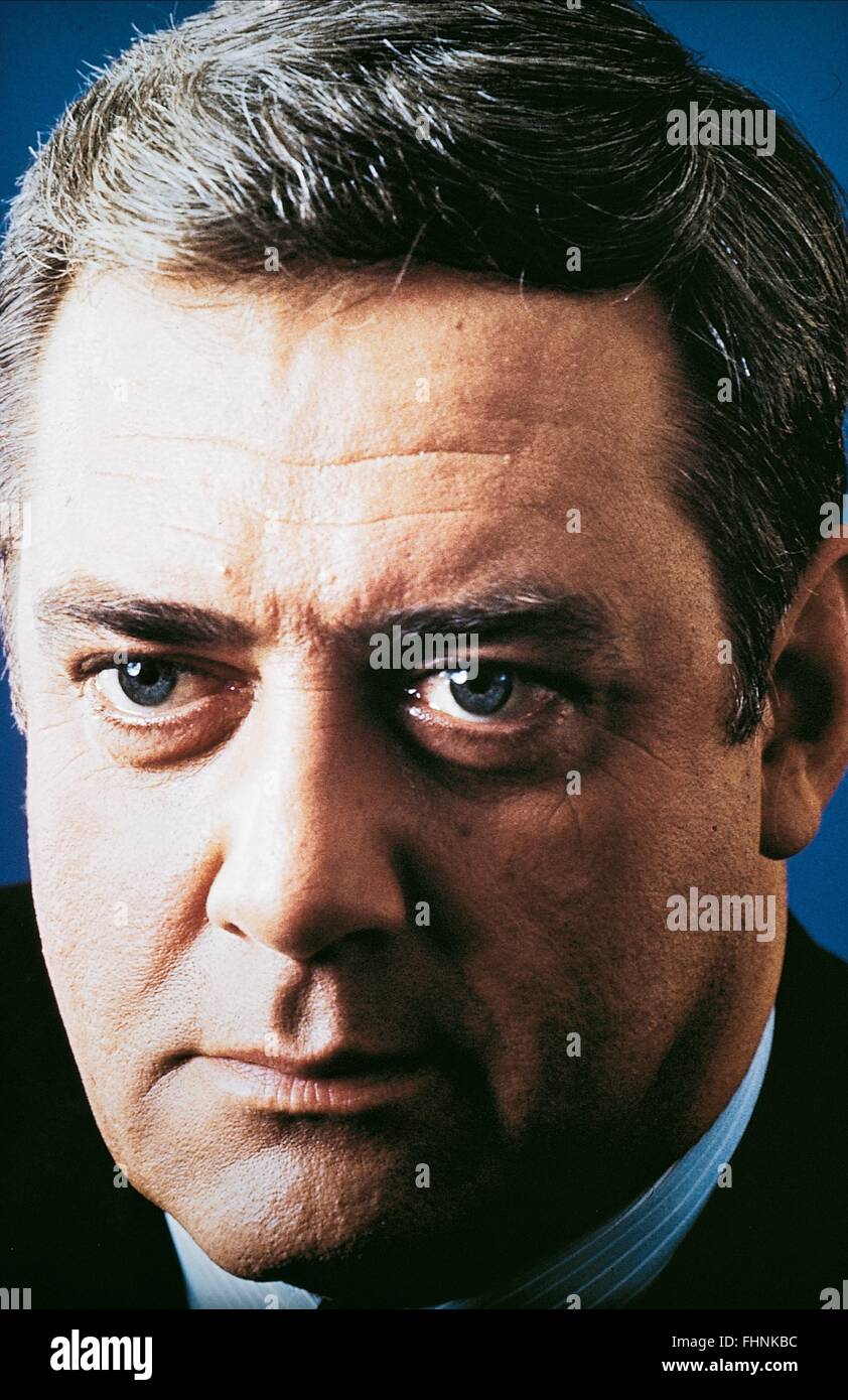 Raymond Burr Perry Mason High Resolution Stock Photography and Images ...