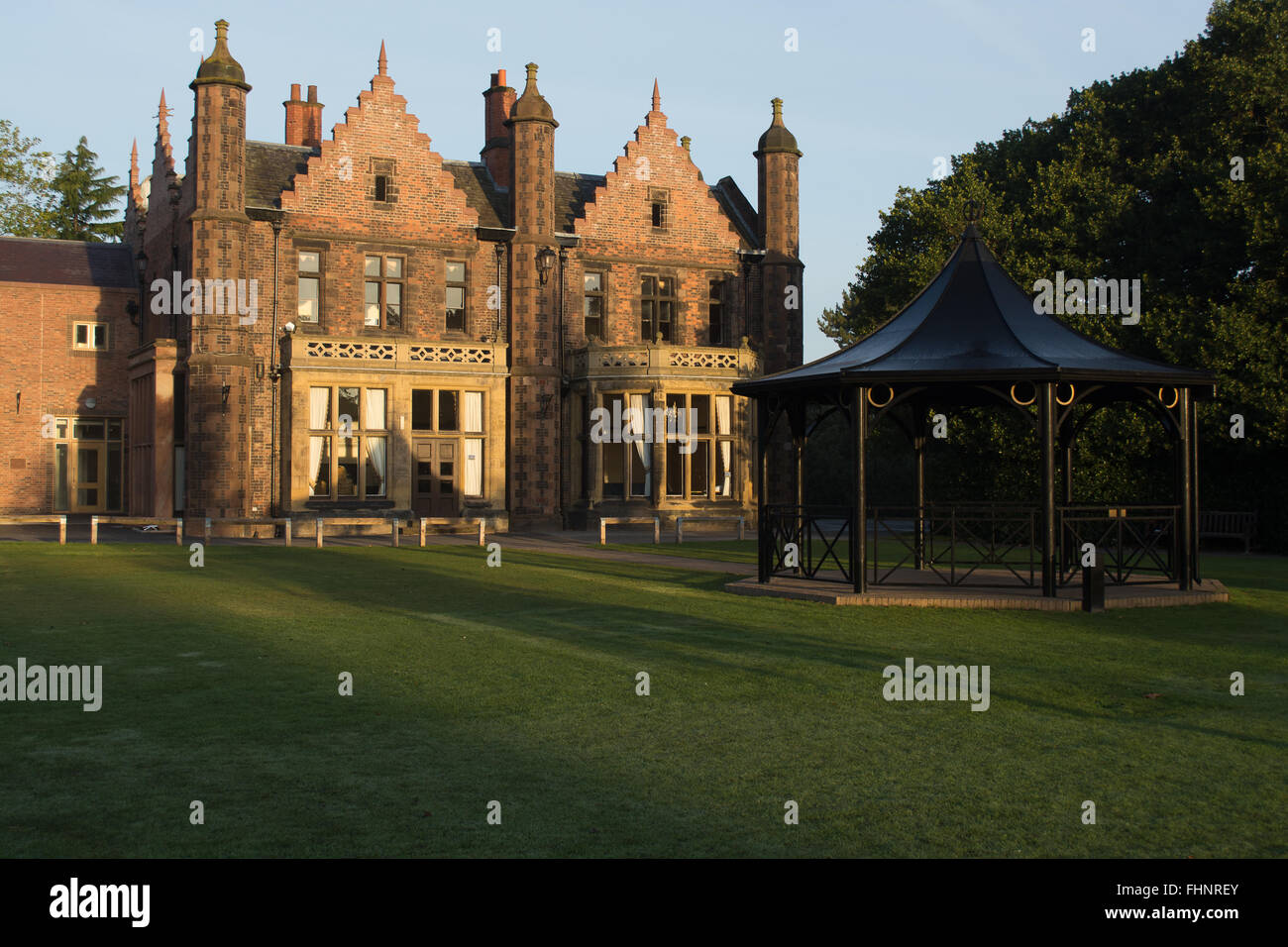 walton hall and gardens walton cheshire Stock Photo - Alamy