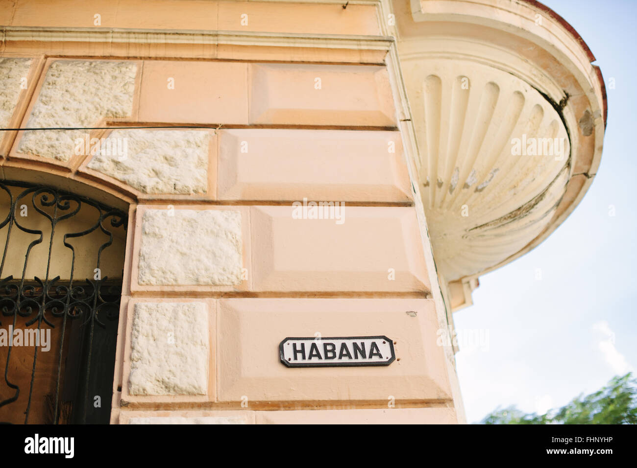 A street sign saying Habana in Havana, Cuba Stock Photo - Alamy
