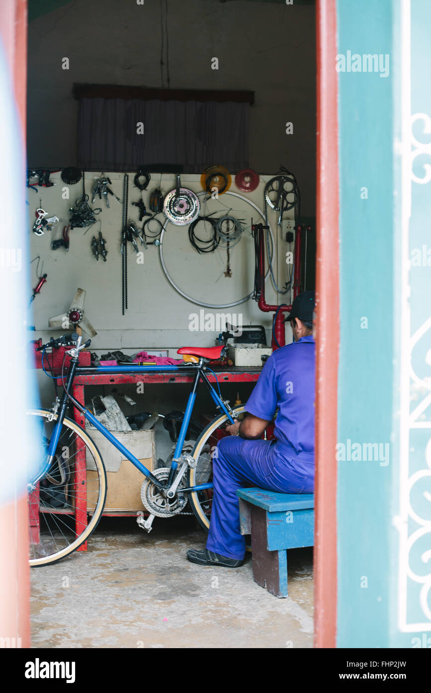 Mechanic workshop hi-res stock photography and images - Alamy