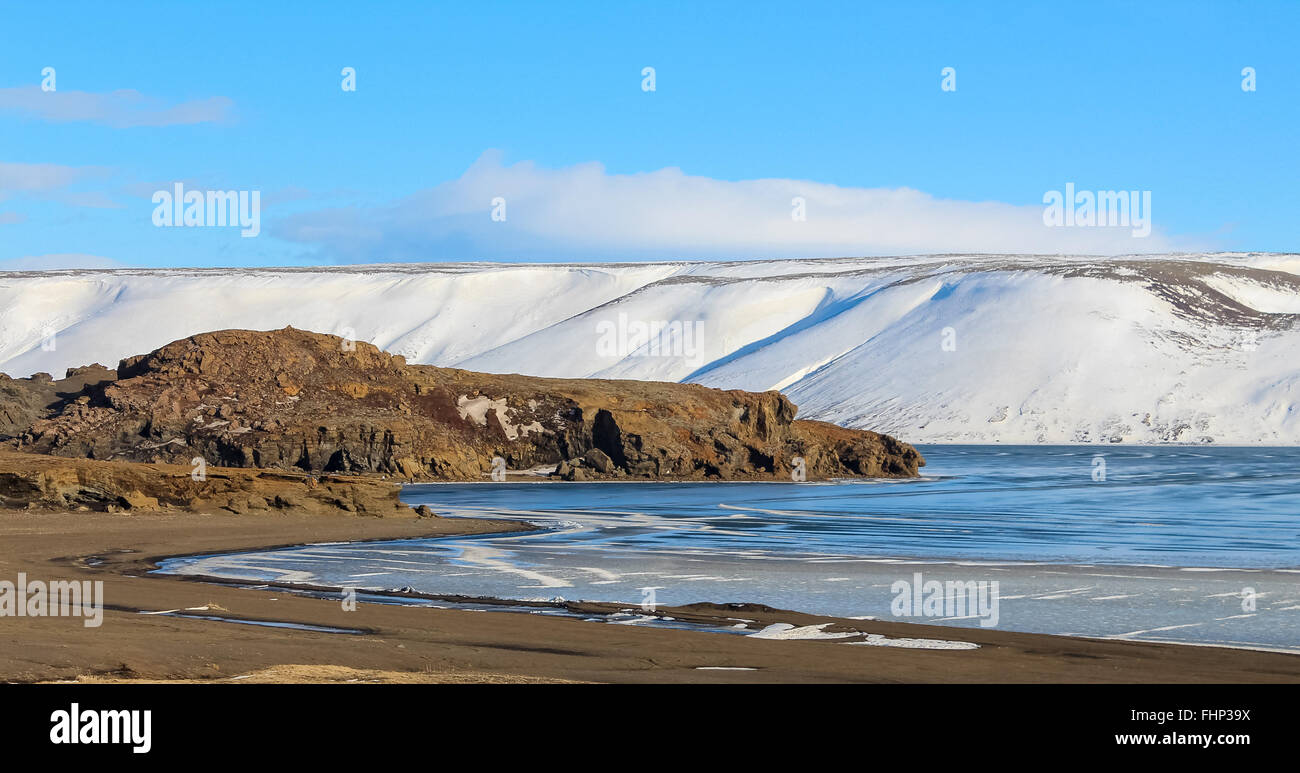 Tundra field and lake at Kleifarvatn, Iceland Stock Photo - Alamy