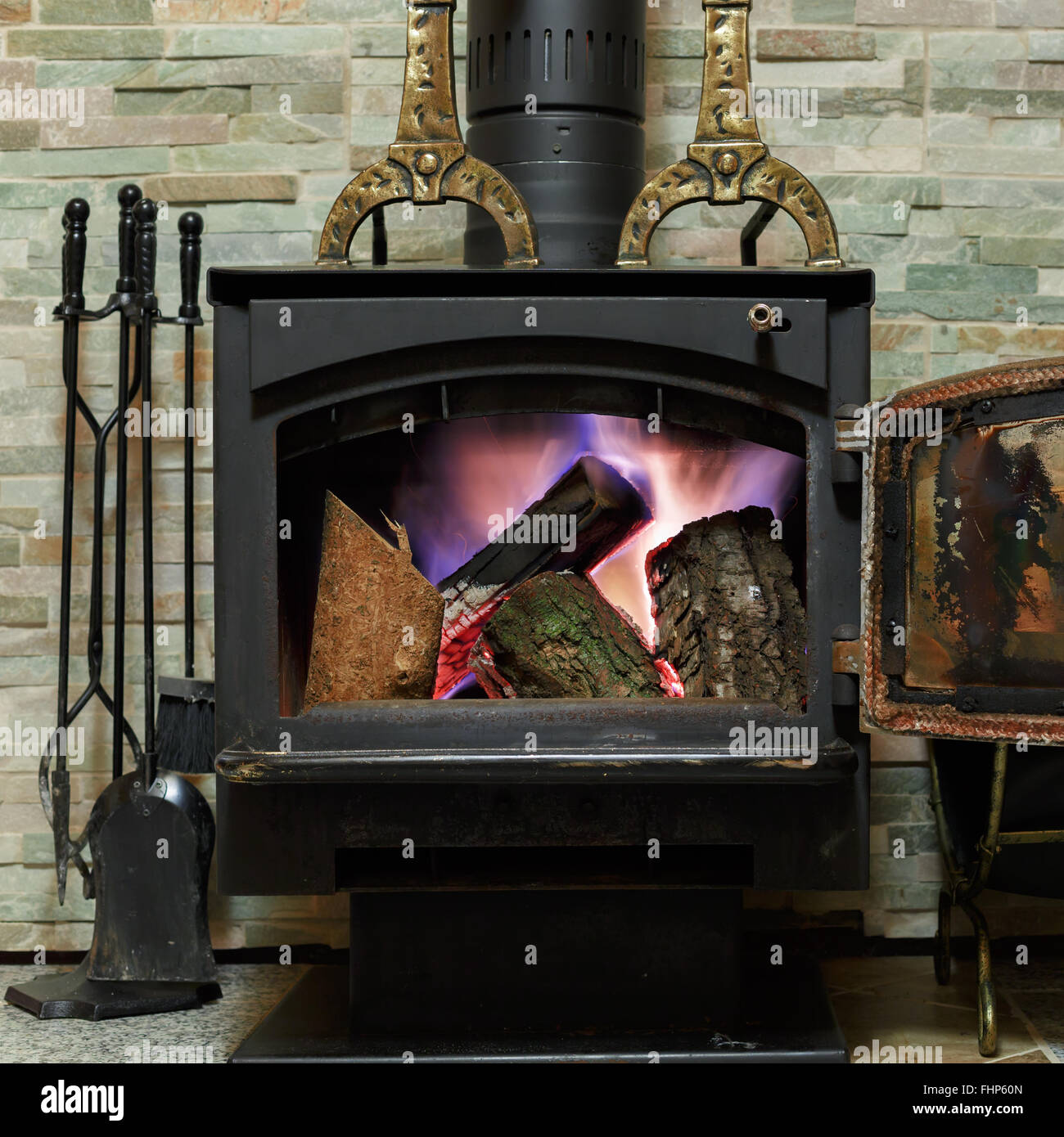Old fireplace christmas hi-res stock photography and images - Alamy