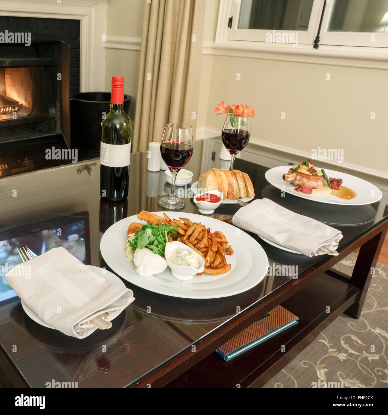 Room service romantic table hi-res stock photography and images - Alamy