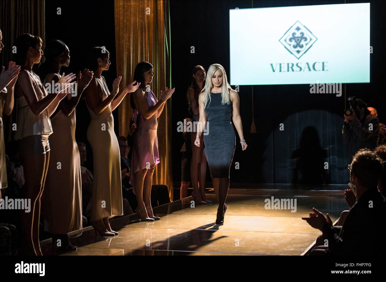 Versace Fashion Show High Resolution Stock Photography and Images - Alamy