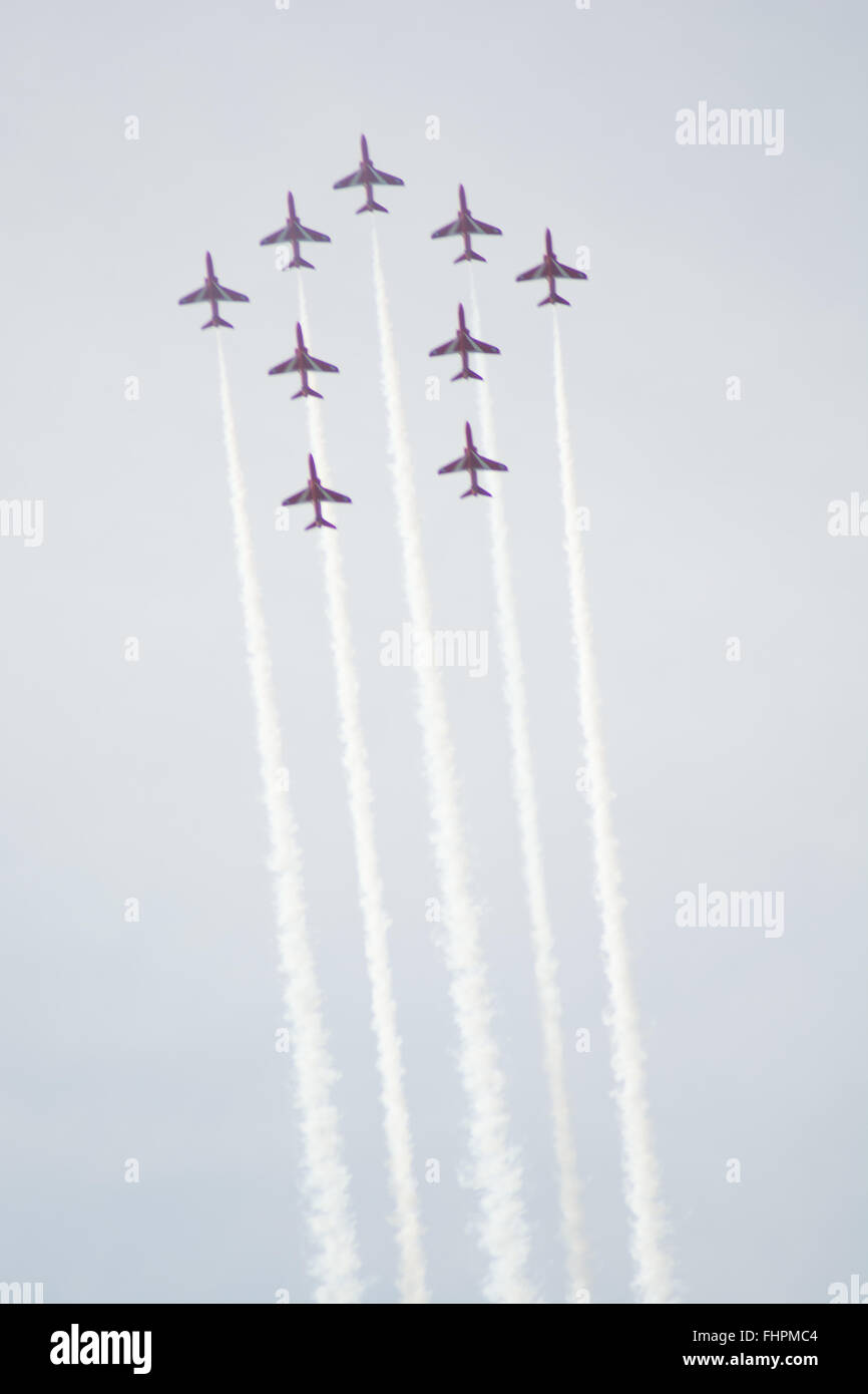 R.A.F RAF RED Arrows aerobatic display team airshow uk Stock Photo - Alamy