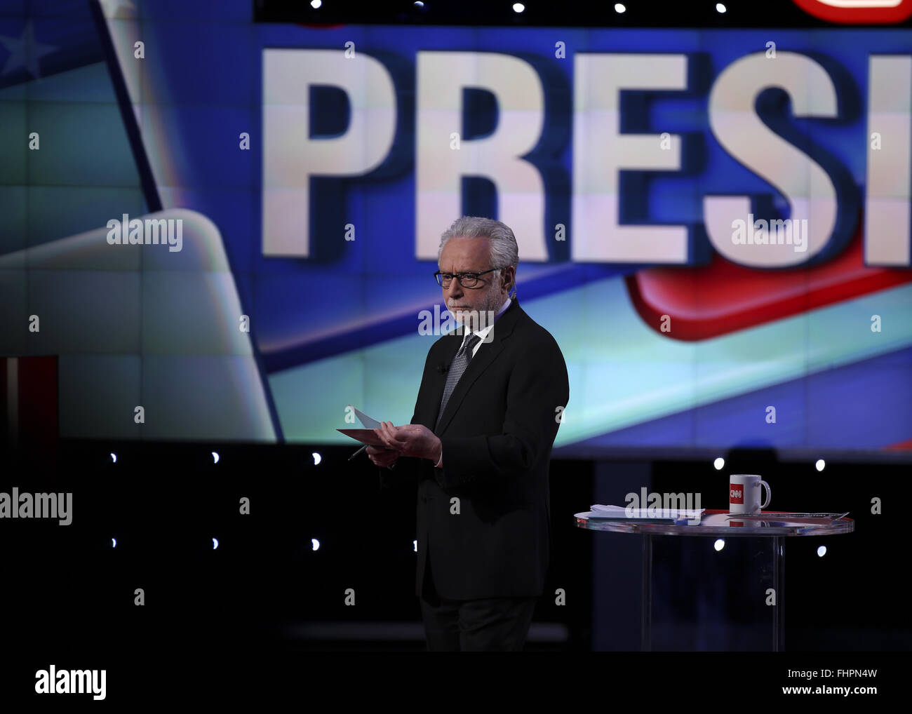 Houston, Texas, USA. 25th Feb, 2016. CNN anchor WOLF BLITZER prepares ...