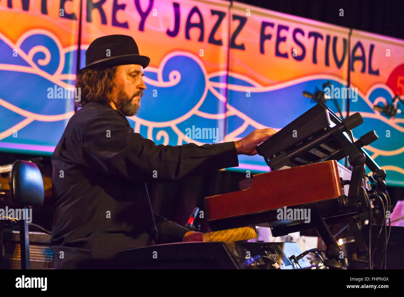 Keyboardist band hi-res stock photography and images - Alamy