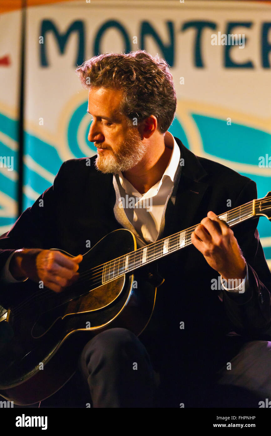 Musette hi-res stock photography and images - Alamy