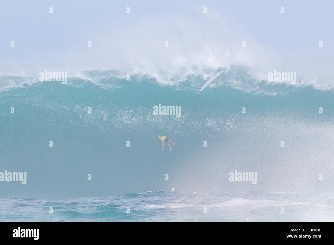 Surfer pipeline wipeout hi-res stock photography and images - Alamy