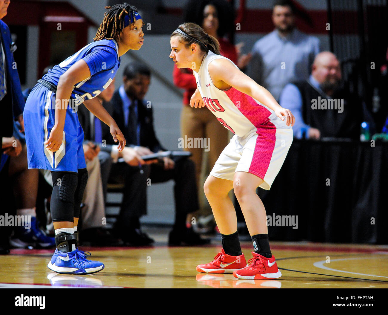 February 25 2016 Western Kentucky Lady Toppers guard Sidnee Bopp (3 ...