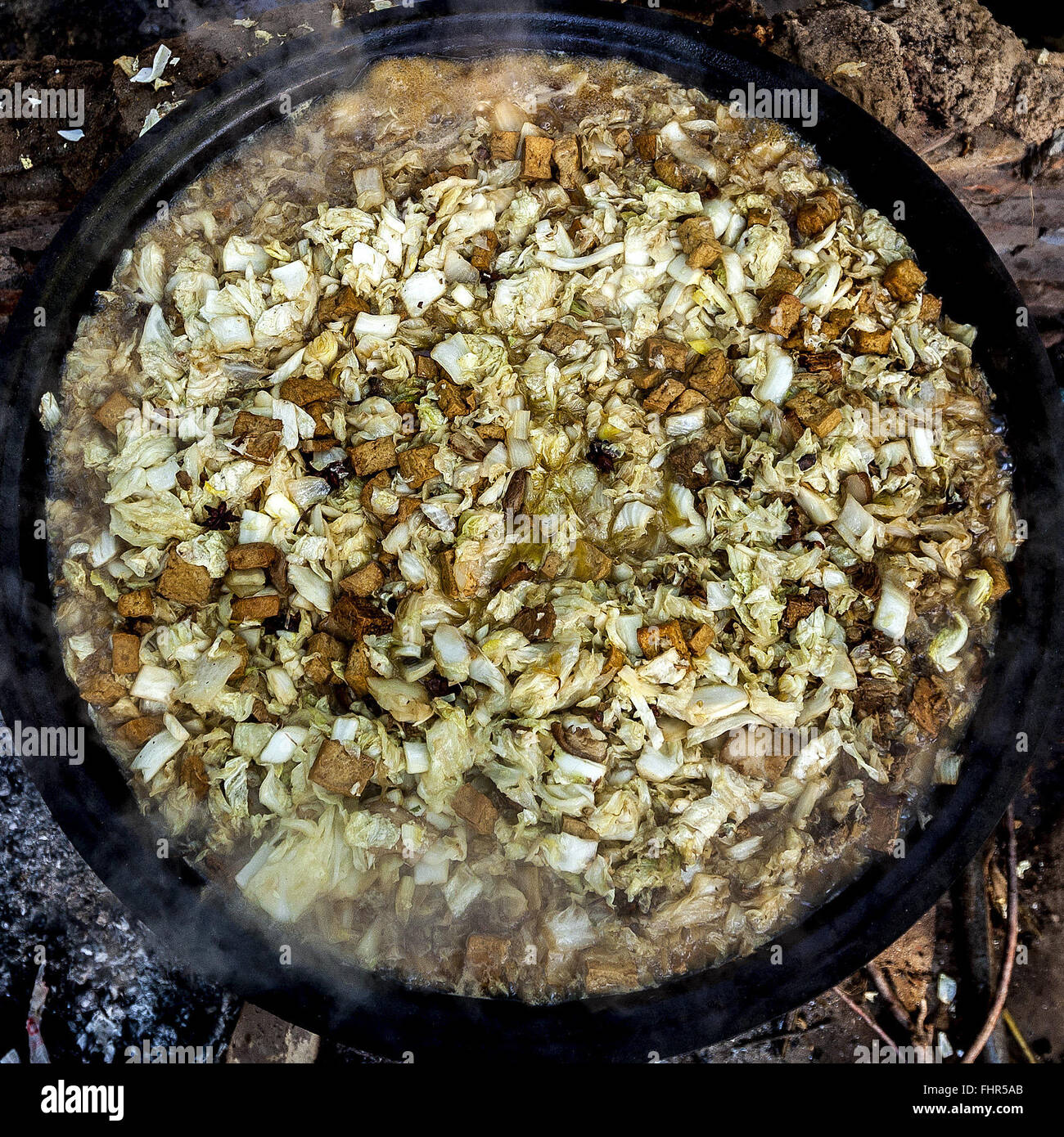 Puyang, Puyang, CHN. 26th Feb, 2016. 2000 people from the hometown of ...