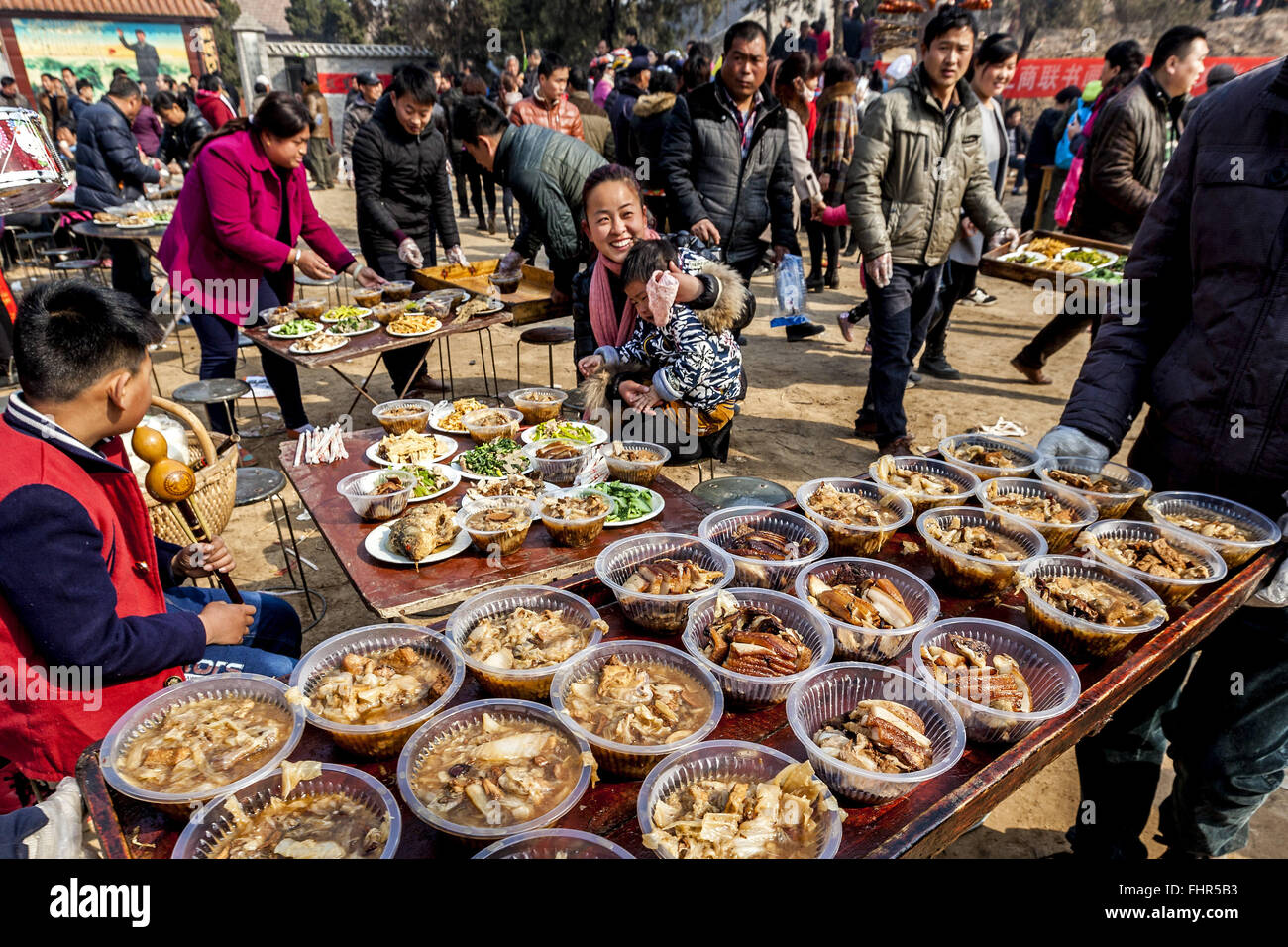 Puyang, Puyang, CHN. 26th Feb, 2016. 2000 people from the hometown of ...