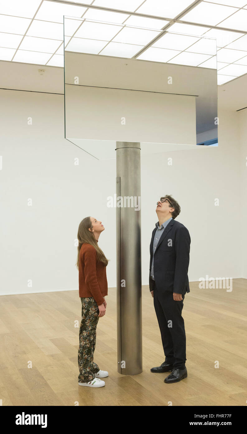 London, UK. 25 February 2016. Artist Mark Wallinger and a gallery ...