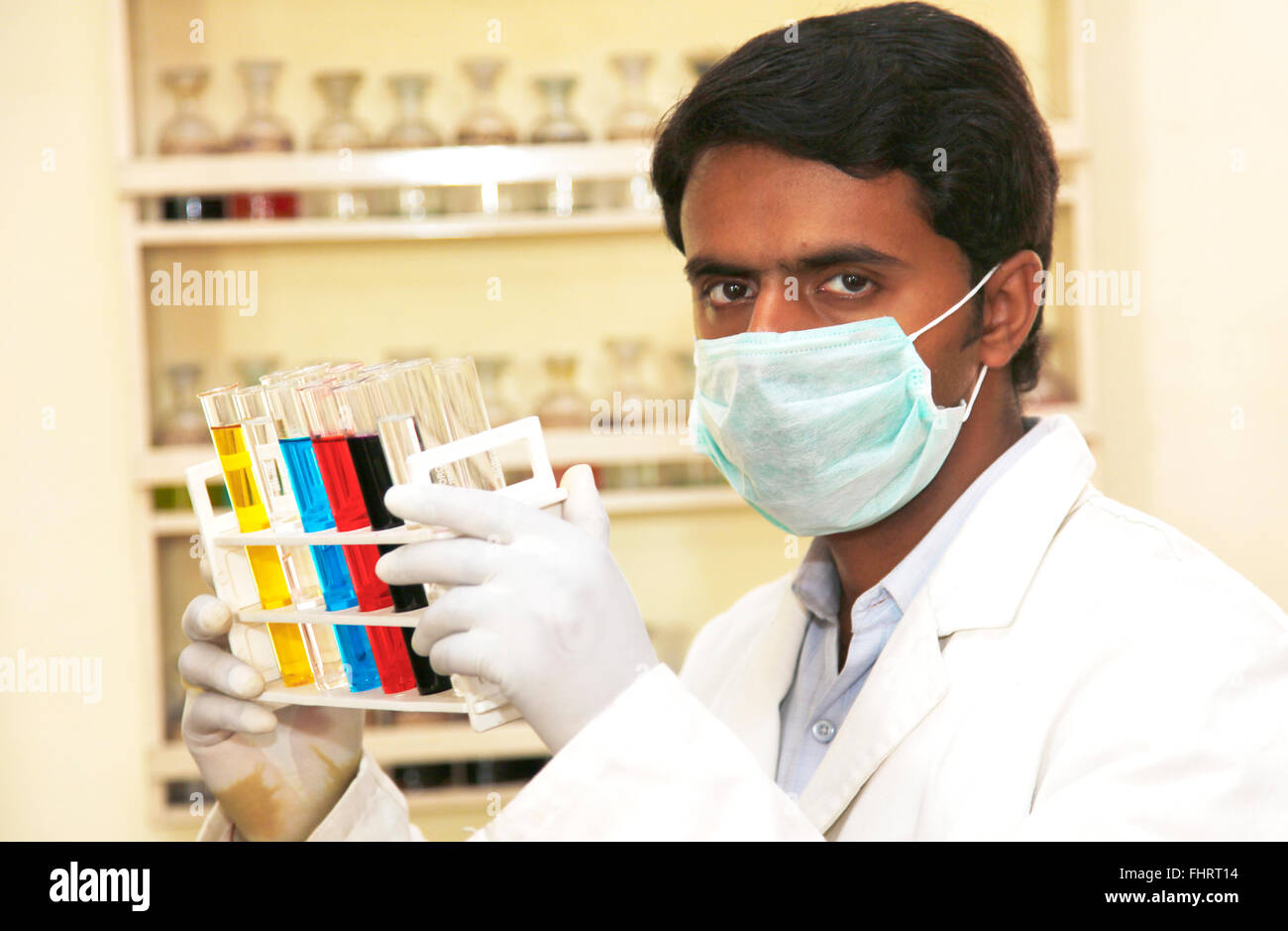 Student working in a Biology Lab Stock Photo - Alamy