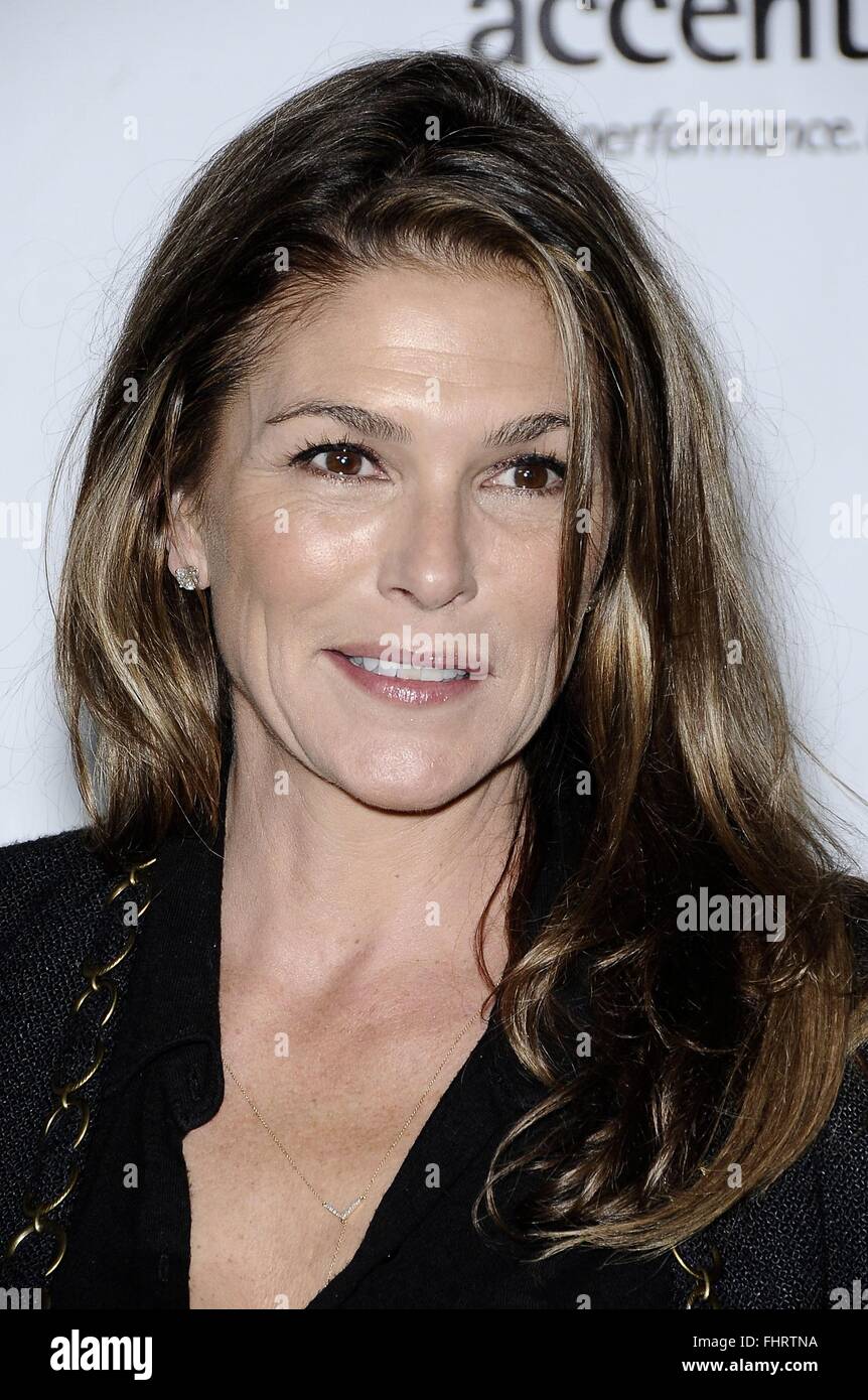 Los Angeles, CA, USA. 25th Feb, 2016. Paige Turco at arrivals for Oscar ...