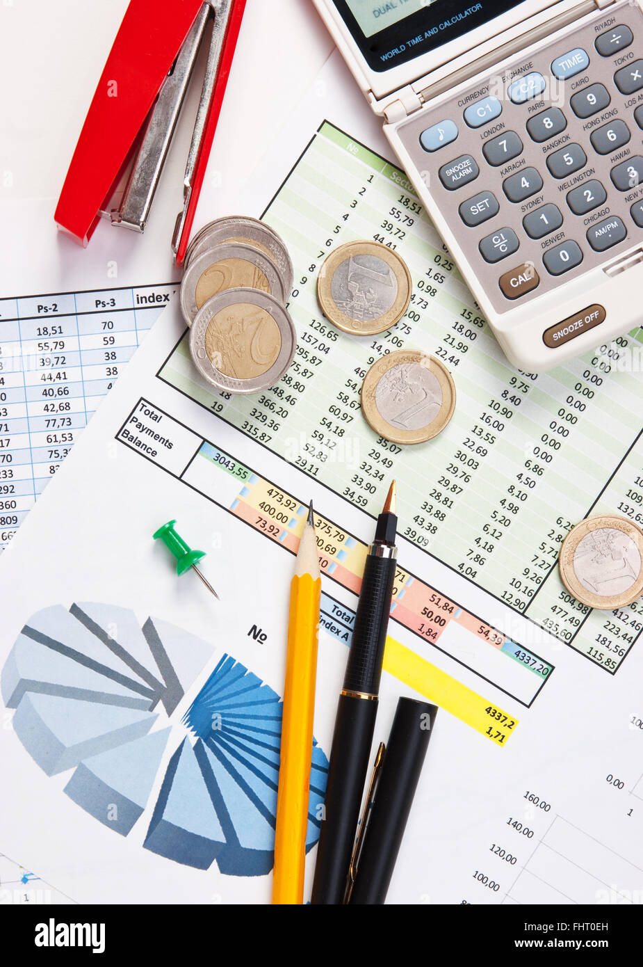 Working paper hi-res stock photography and images - Alamy