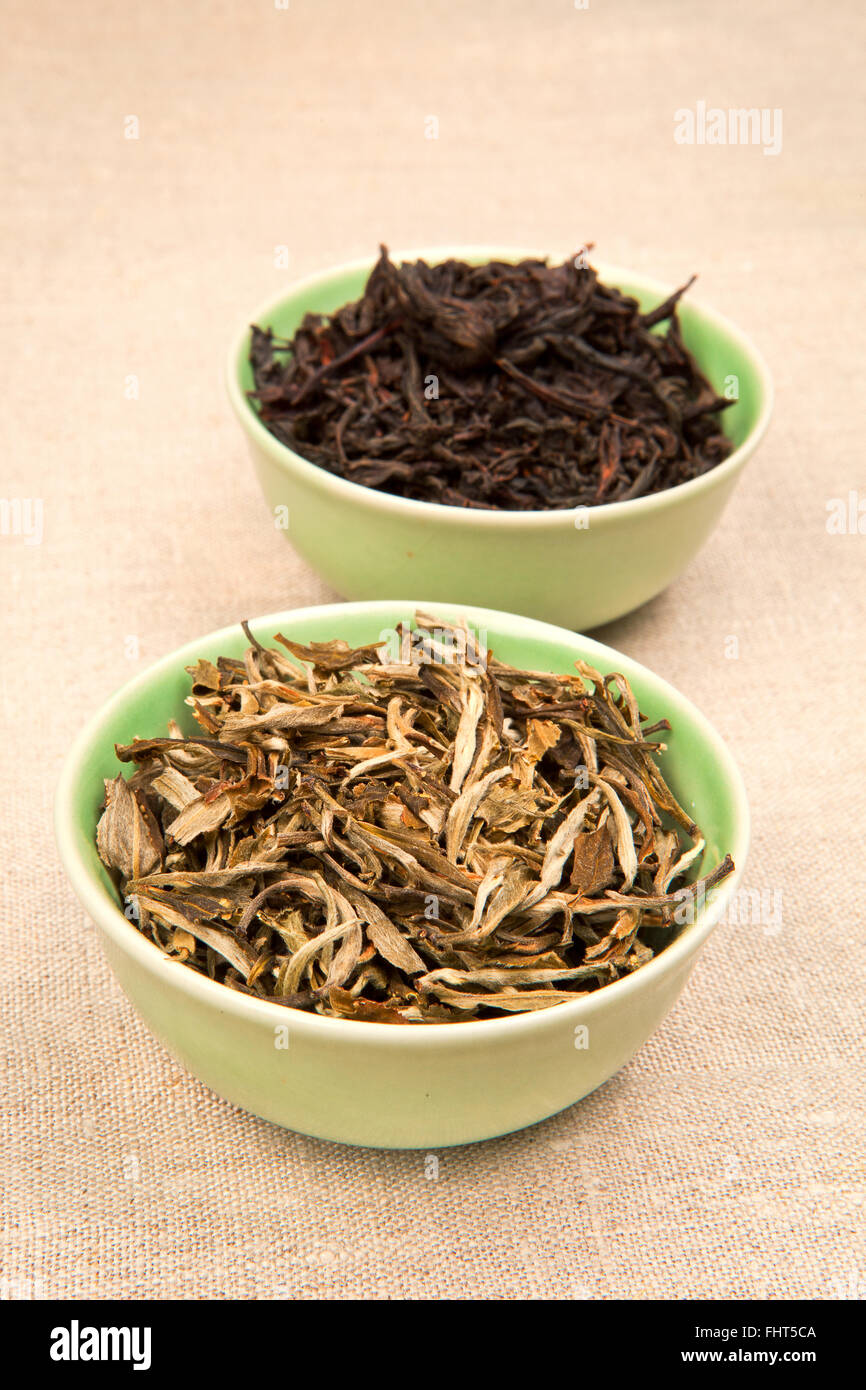 Tea leaves in bowls Stock Photo - Alamy
