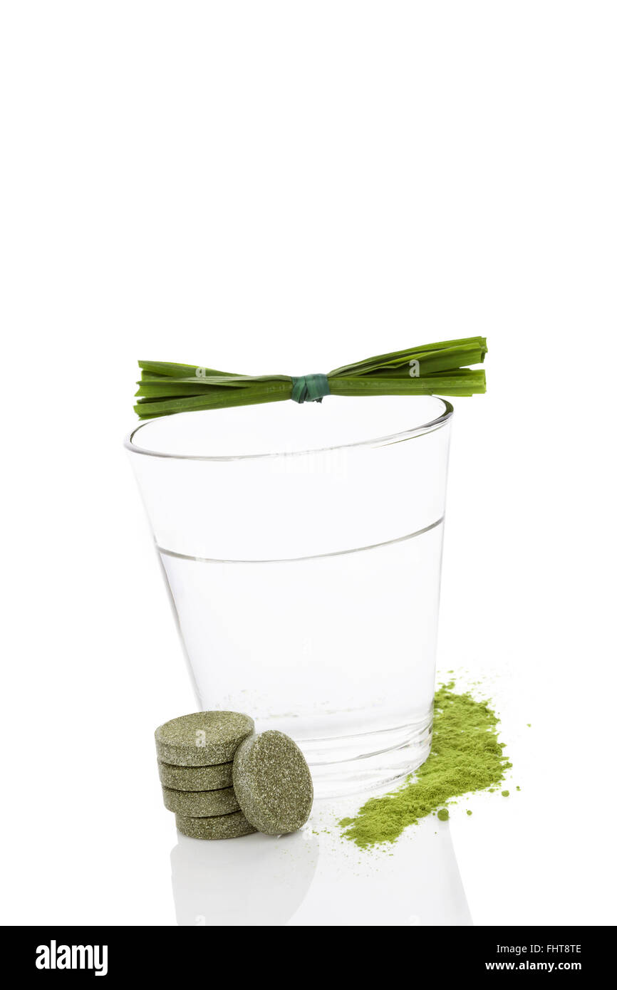 Green effervescent tablet. Detox Stock Photo - Alamy