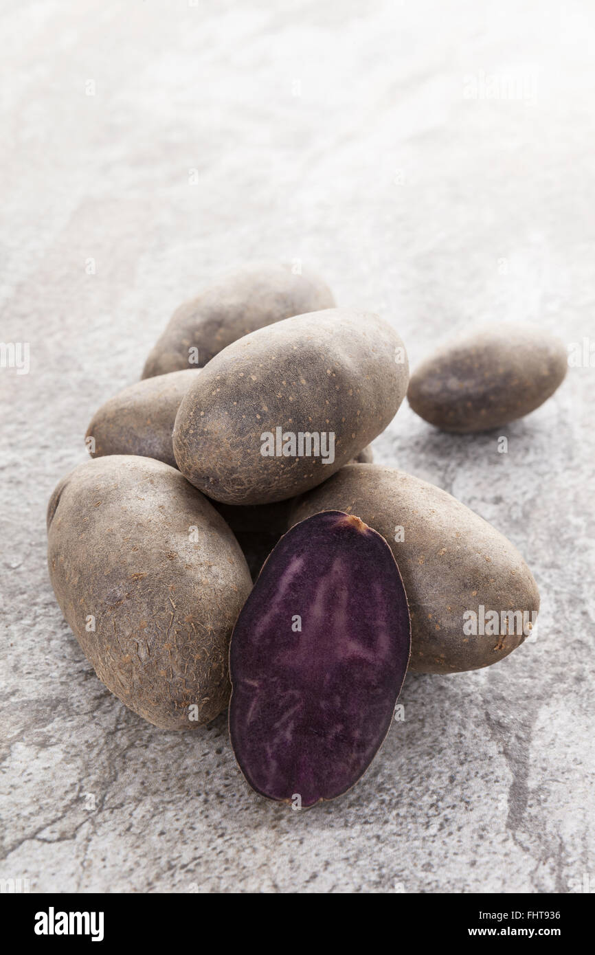 Purple potatoes hi-res stock photography and images - Alamy