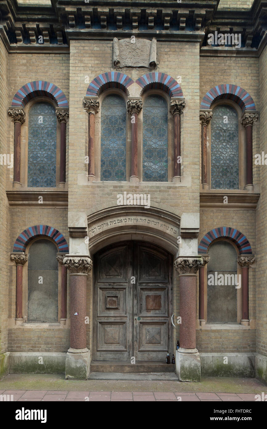 Historic synagogue on Middle Street in Brighton, East Sussex, England ...