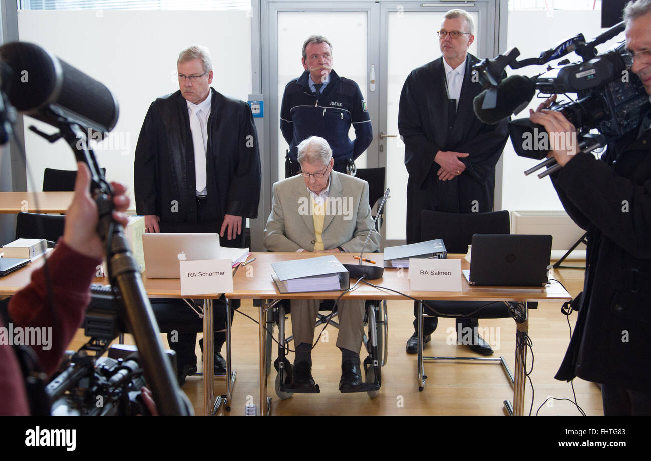 Detmold, Germany. 26th Feb, 2016. Former Auschwitz SS-guard Reinhold ...