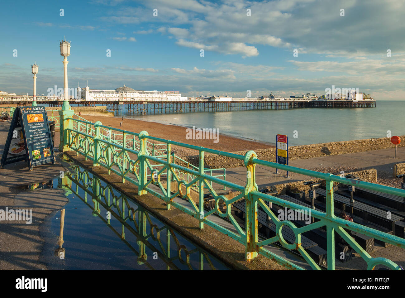 Seafront railing hi-res stock photography and images - Alamy