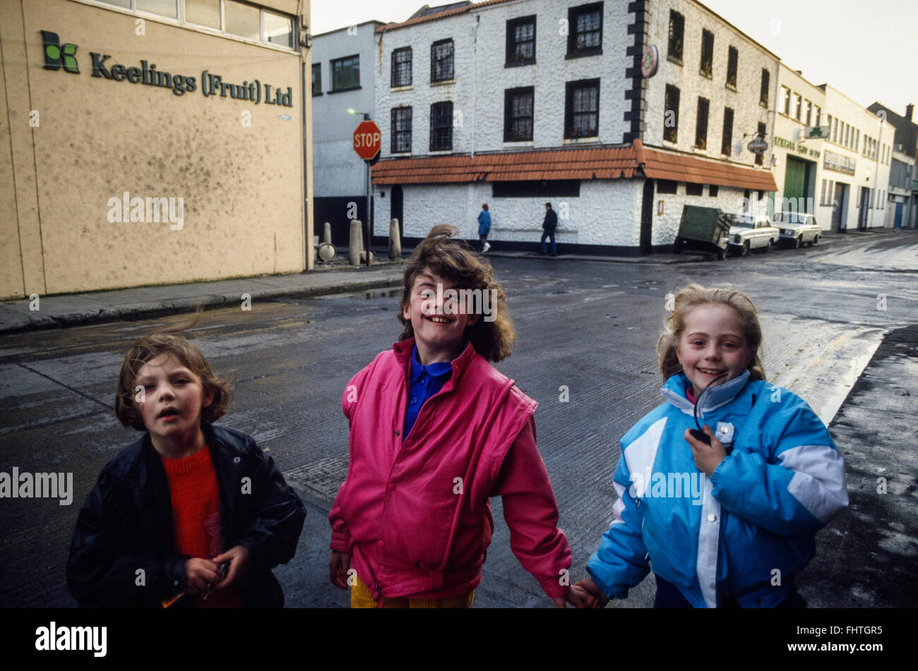 1980s children playing outside hi-res stock photography and images - Alamy
