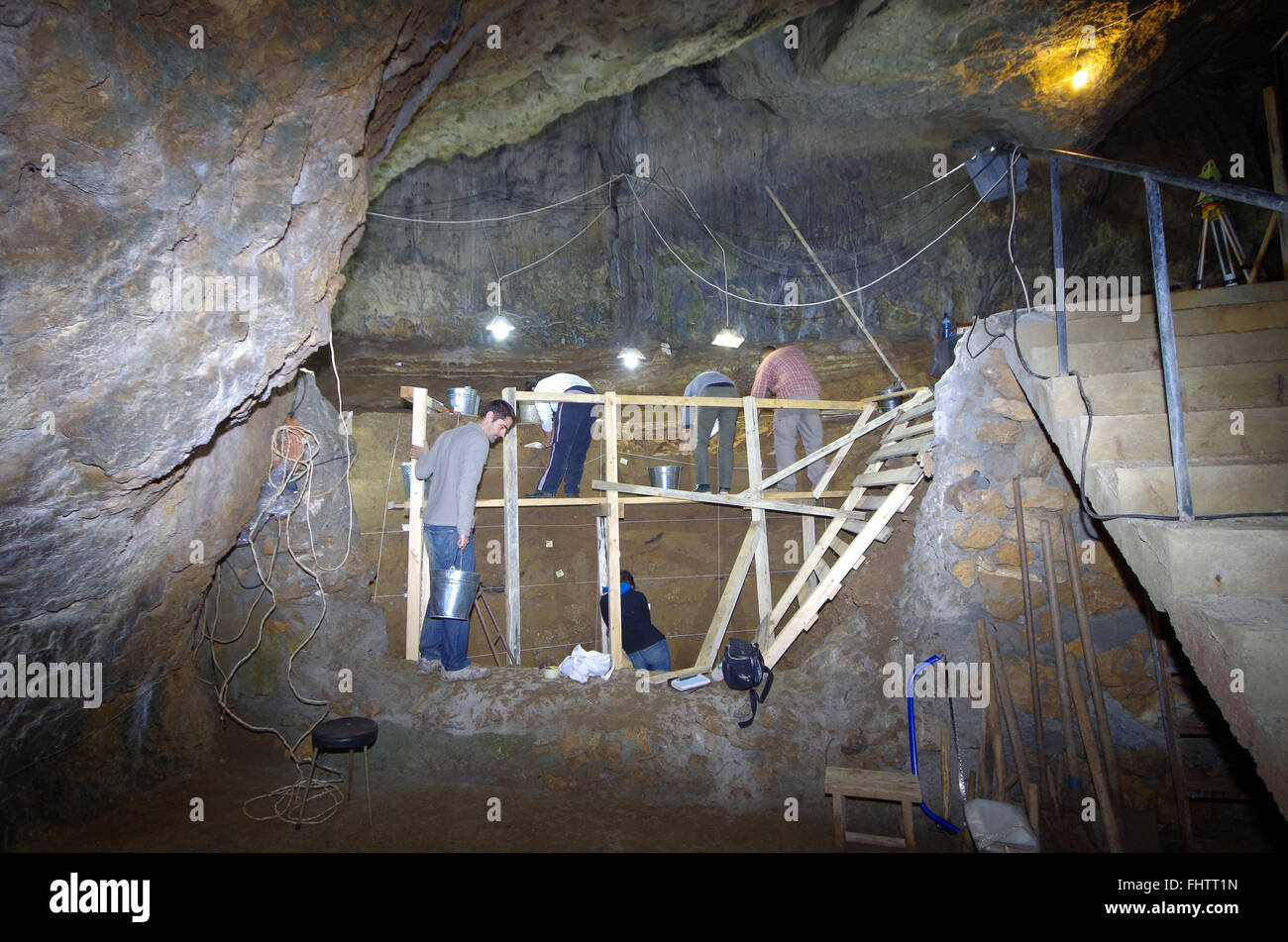 Cave exploration team hi-res stock photography and images - Alamy