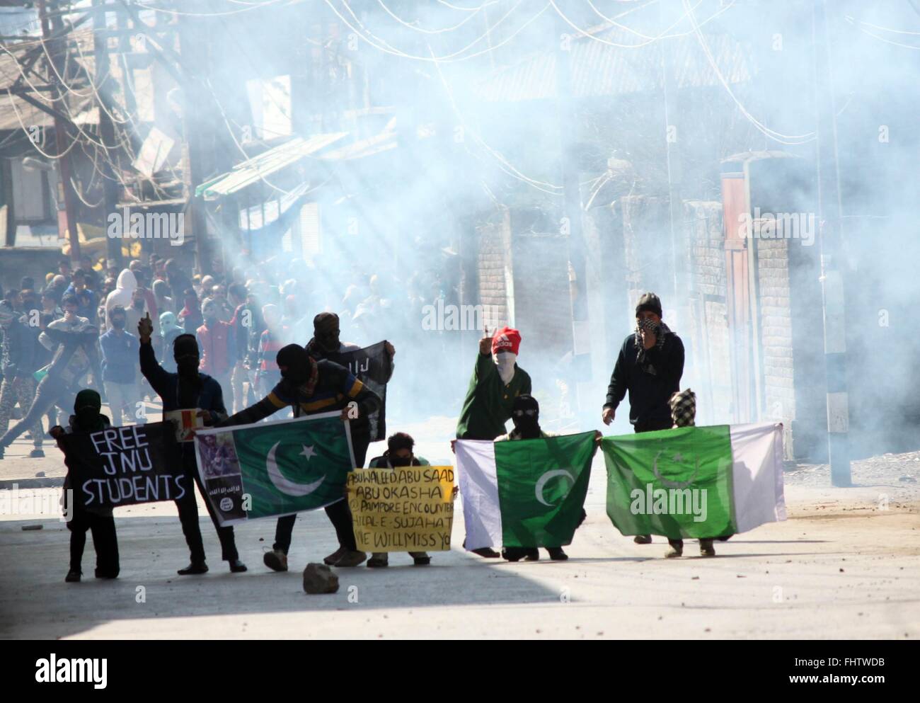 Pakistani flag in kashmir hi-res stock photography and images - Alamy