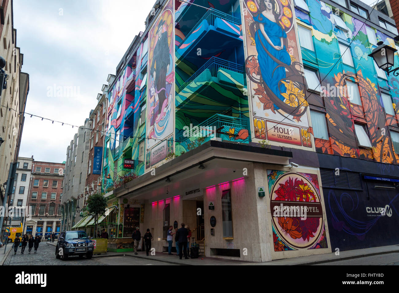 Blooms Hotel in Anglesea Street, Temple Bar, Dublin, Ireland Stock ...