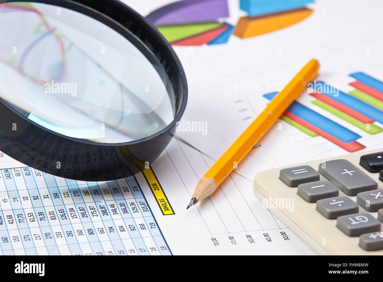 Magnifying paper hi-res stock photography and images - Alamy