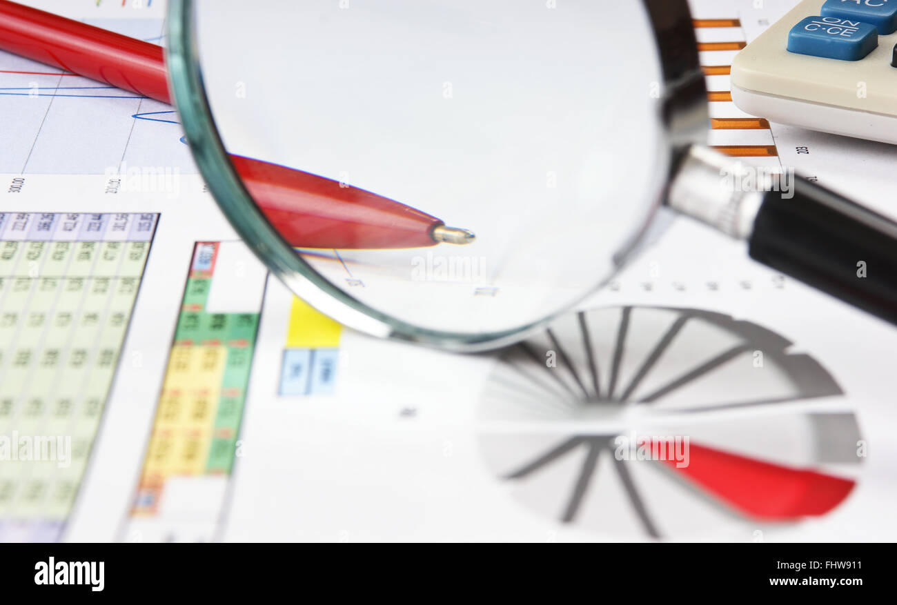 Magnifying paper hi-res stock photography and images - Alamy