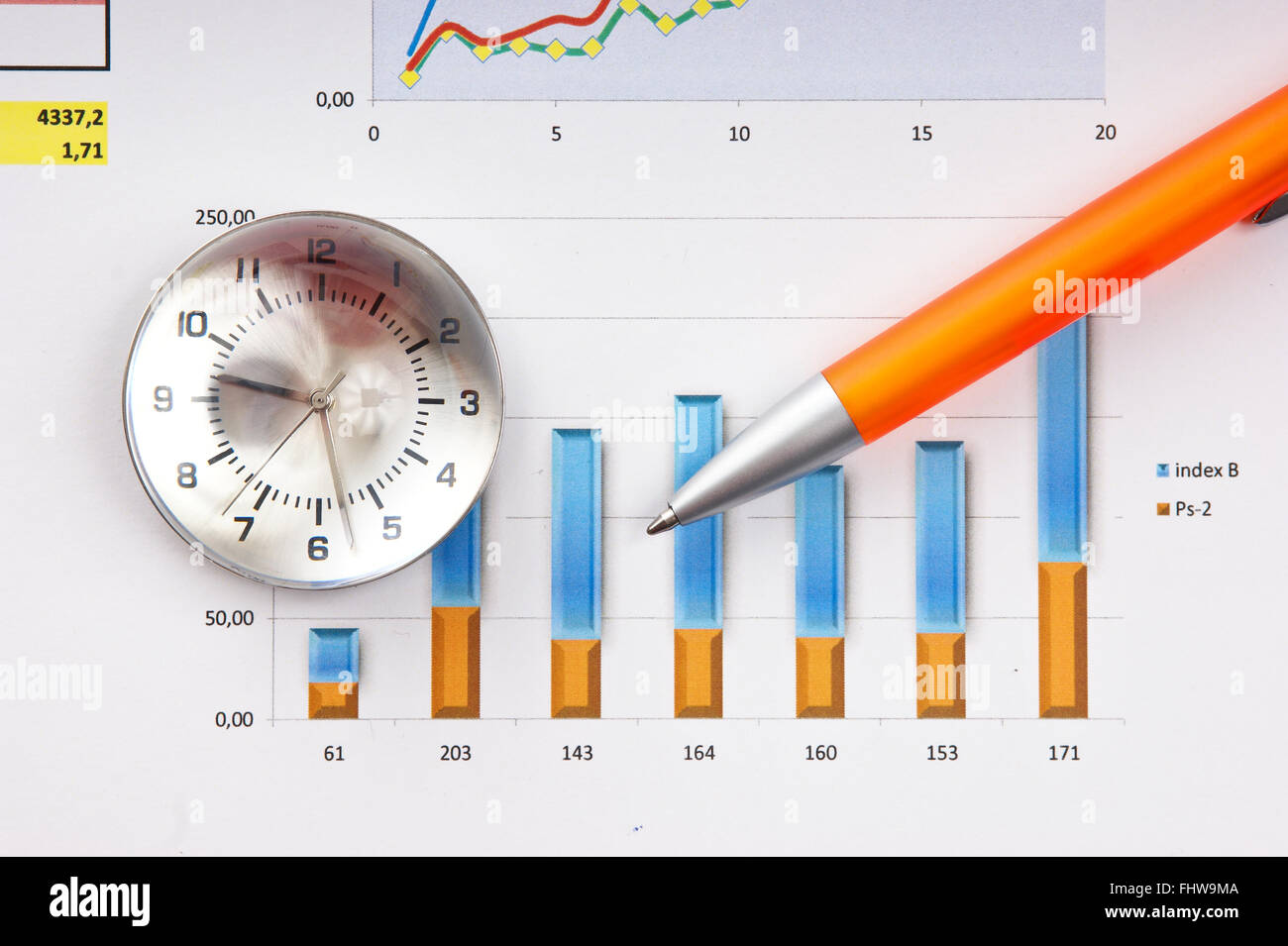 Working paper hi-res stock photography and images - Alamy