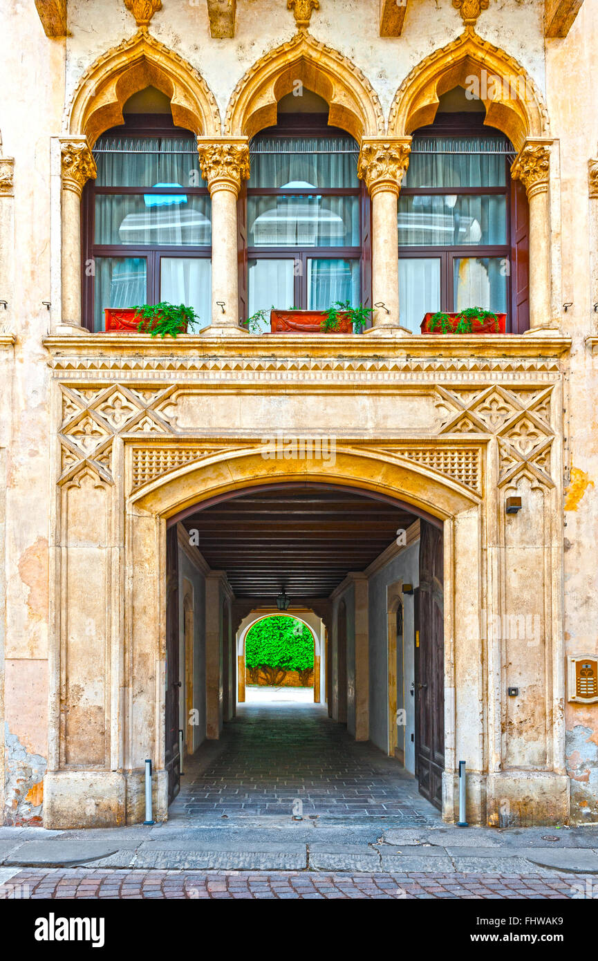 Class gateway hi-res stock photography and images - Alamy