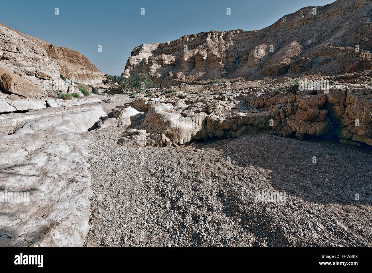 Black and white riverbed hi-res stock photography and images - Alamy