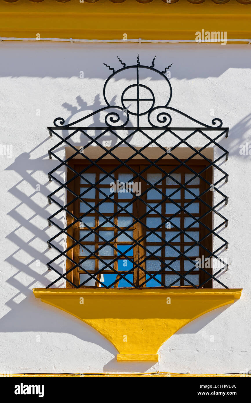 Old style spanish window frame hi-res stock photography and images - Alamy