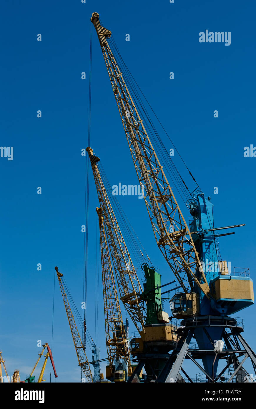 Cargo cranes hi-res stock photography and images - Alamy