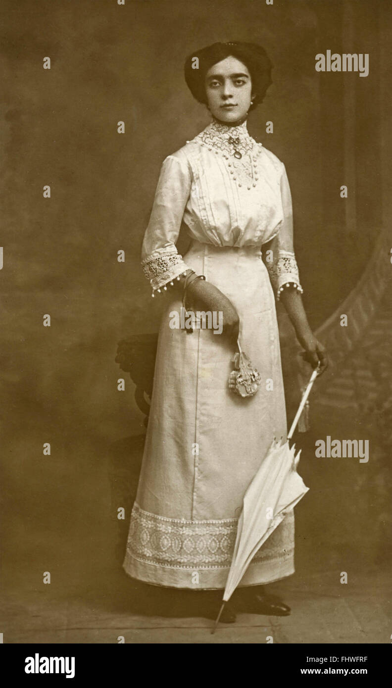 1900s woman umbrella hi-res stock photography and images - Alamy
