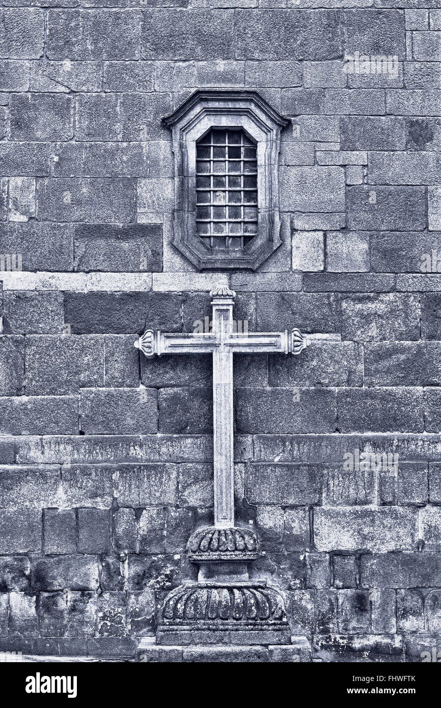 Cross tone hi-res stock photography and images - Alamy