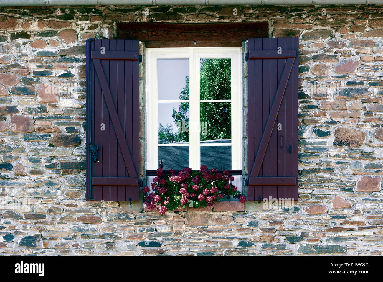 Classic wood window frame hi-res stock photography and images - Alamy