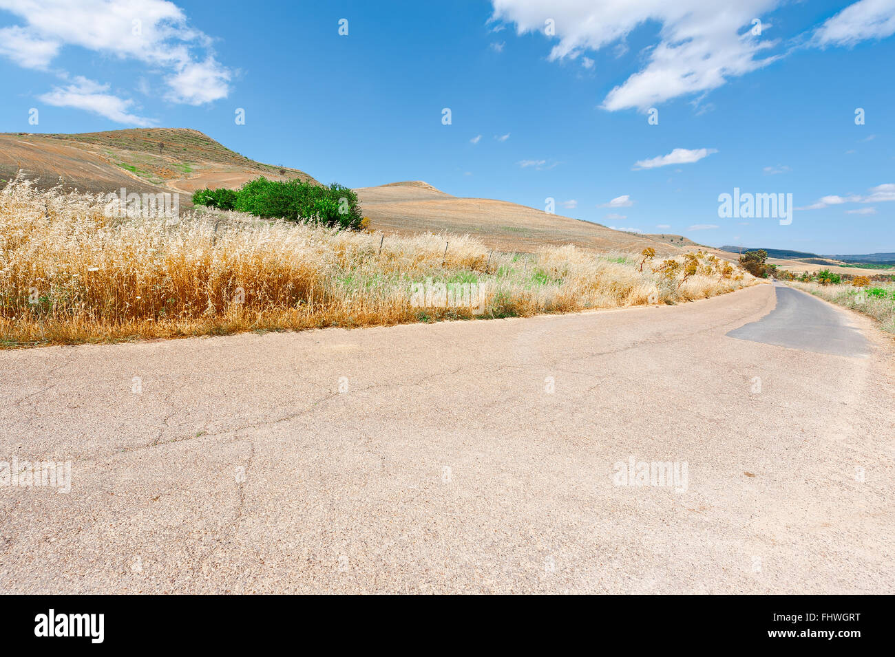 Fields old road hi-res stock photography and images - Alamy