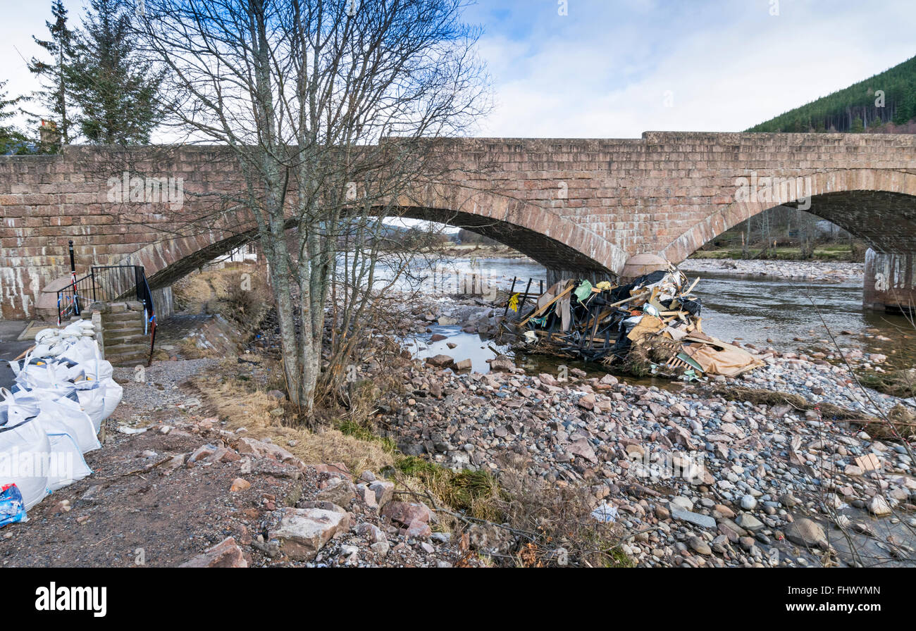 River flood debris bridge hi-res stock photography and images - Alamy