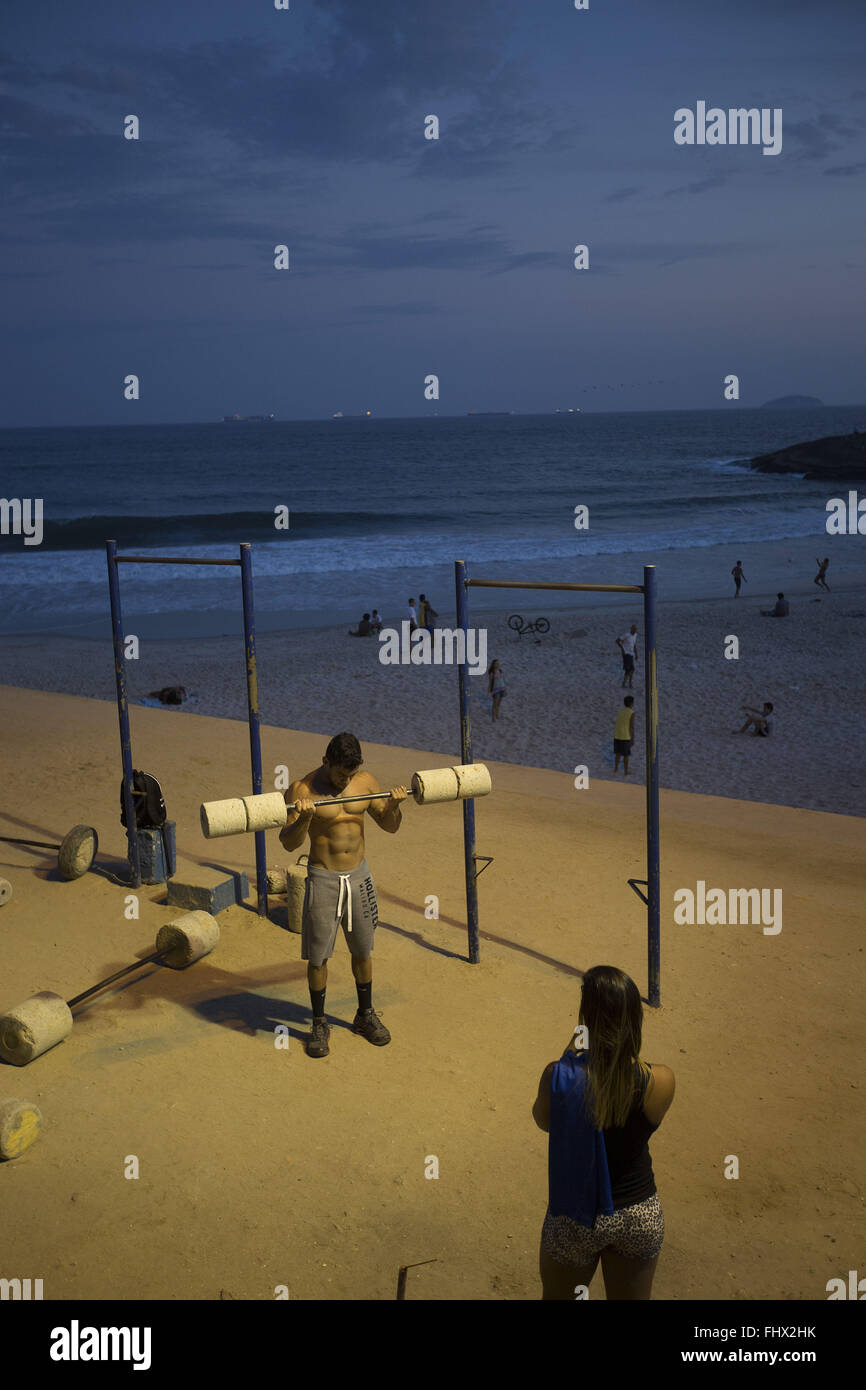 Exercise exercising outdoors hi-res stock photography and images - Alamy