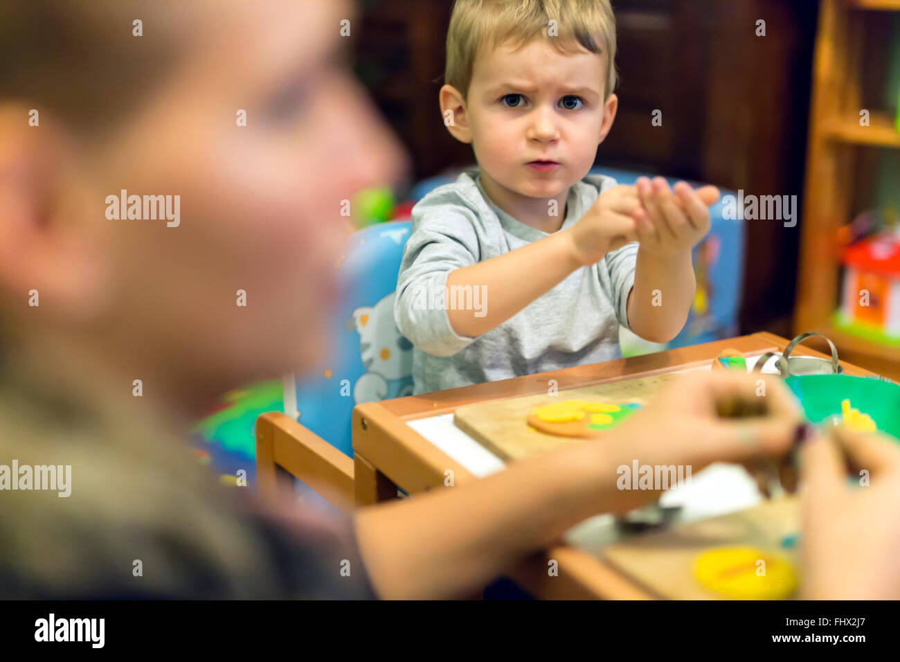 Child being creative hi-res stock photography and images - Alamy