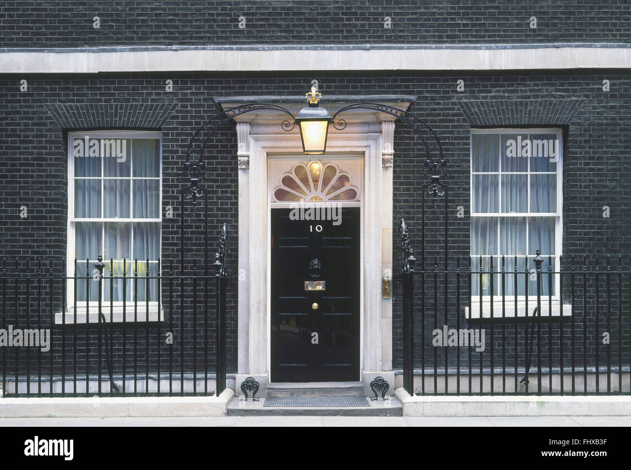 Exterior 10 downing street london hi-res stock photography and images ...