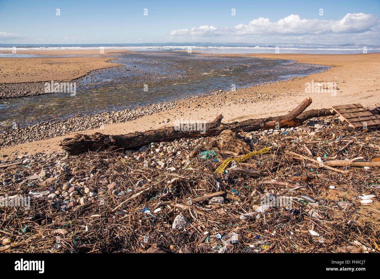 Plastic pollution beach wales hi-res stock photography and images - Alamy