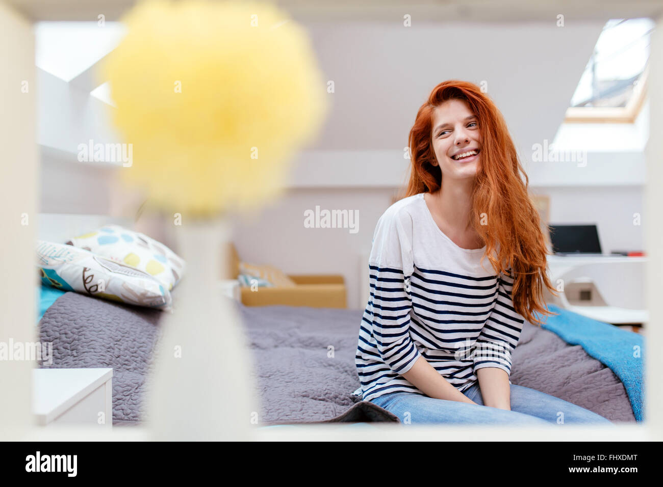 Portrait of a beautiful ginger woman smiling Stock Photo - Alamy