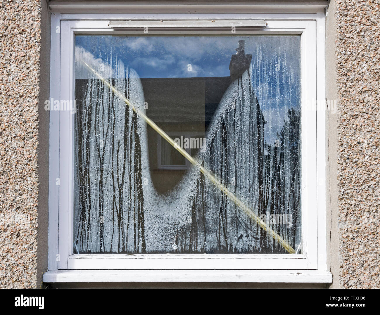 Water dripping window hi-res stock photography and images - Alamy